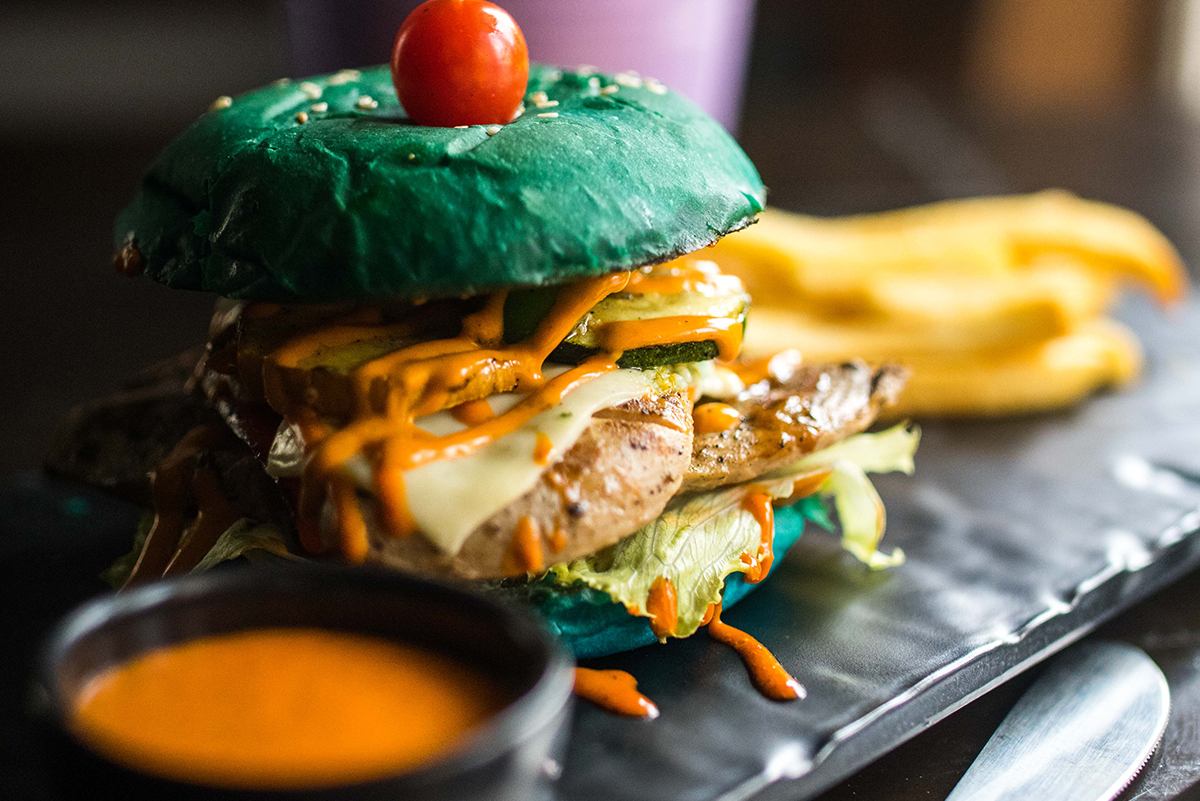 Lay Your Hands On The One And Only Blue Bun Burger In Mumbai ...
