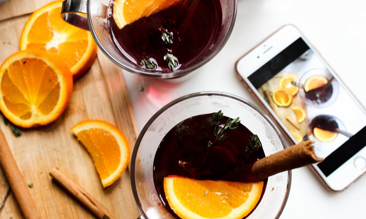 Cinnamon Plum Cider Cocktail - HungryForever Food Blog