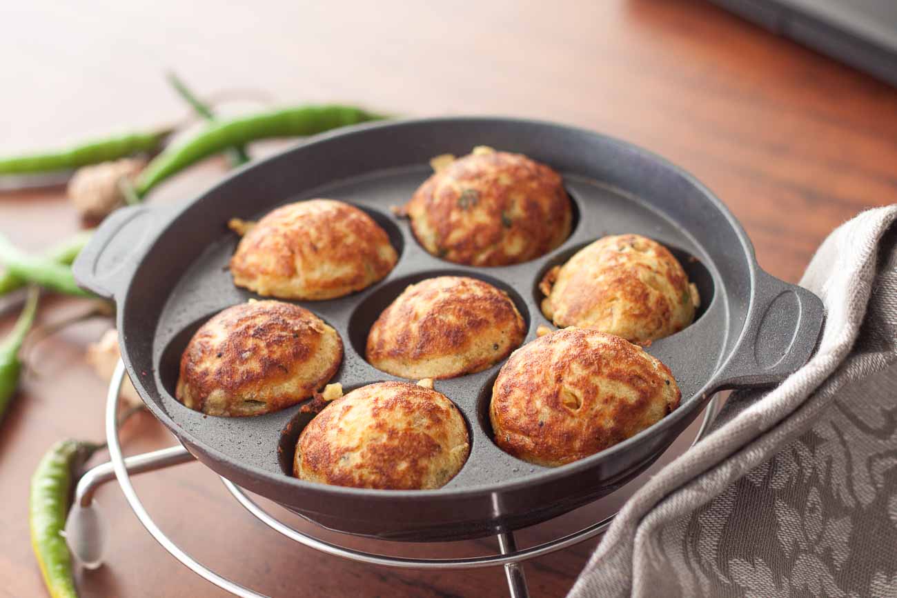 Muttai Paniyaram Recipe In Tamil | Egg Paniyaram Recipe