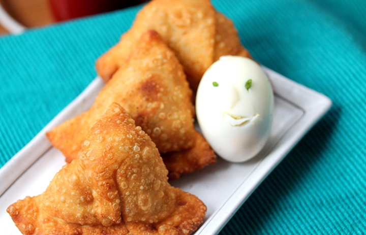 9 Drool Worthy Samosa Recipes For World Samosa Day - HungryForever Food ...