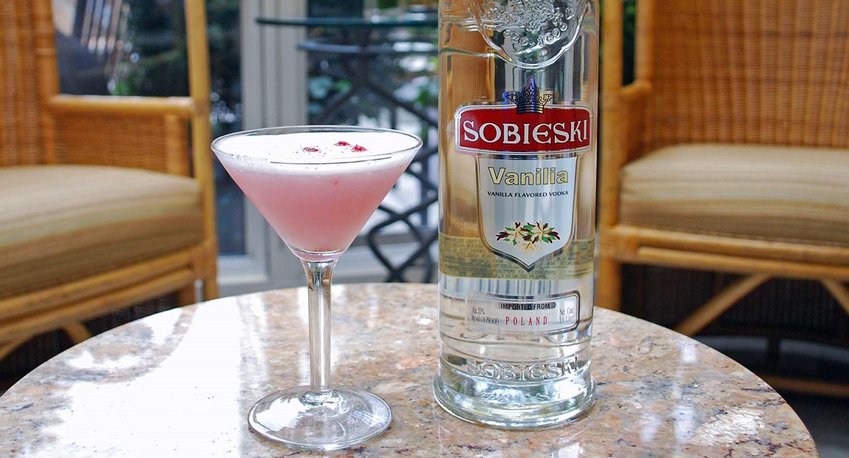 The Polished Princess Cocktail - HungryForever Food Blog