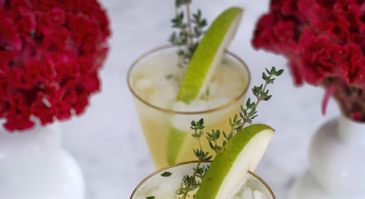Pear & Thyme Fizz - HungryForever Food Blog