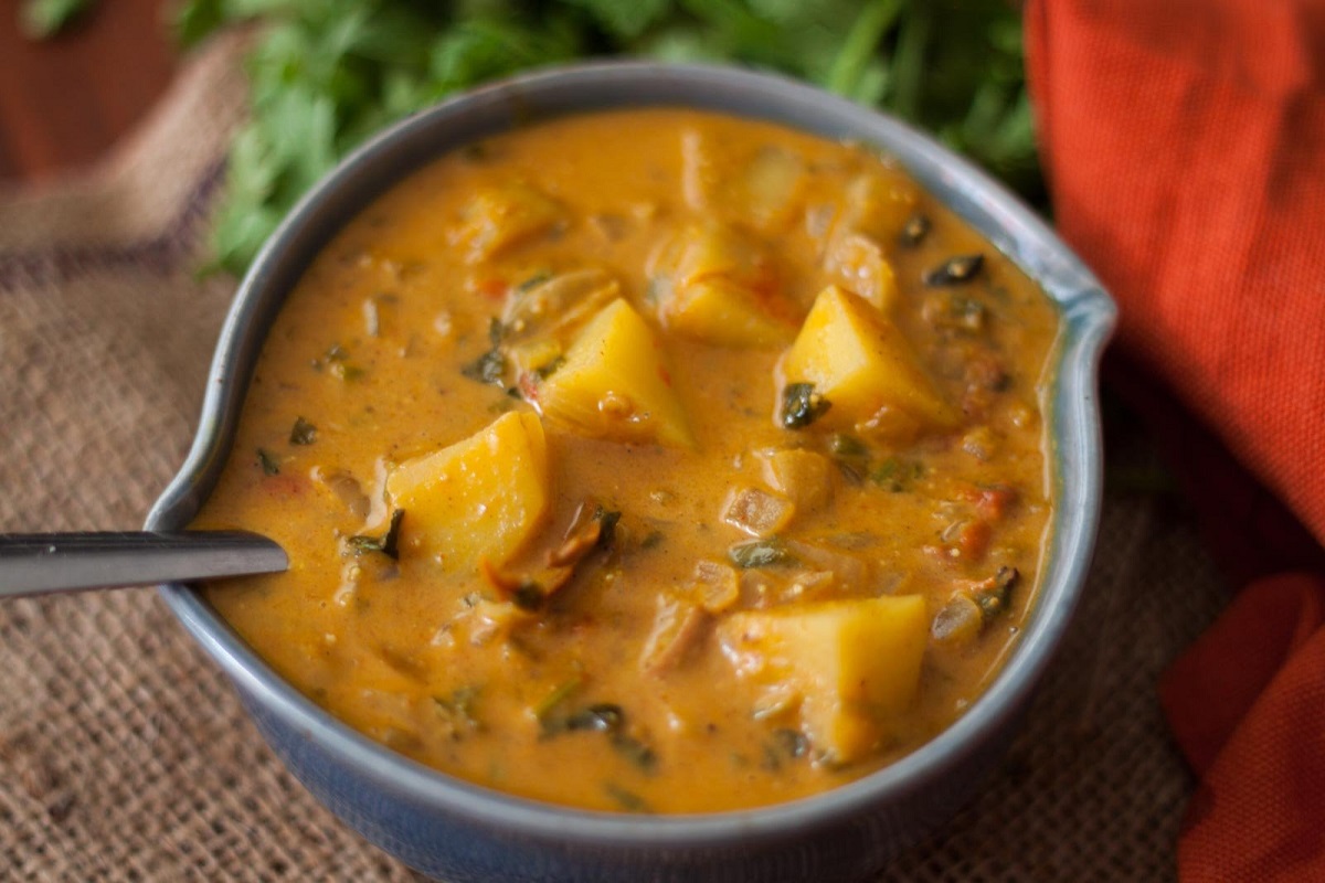Potato Kurma Recipe For Chapathi | Aloo Kurma Recipe