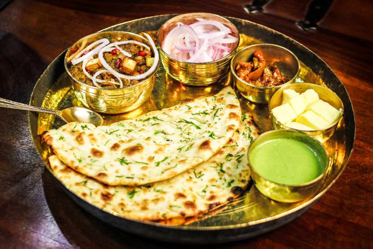 Masterji Is Serving Amritsari Thali All Day Long At Darzi ...