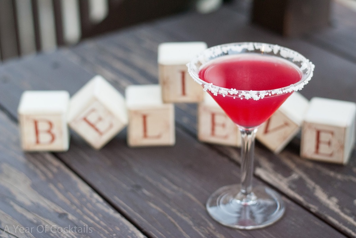 Christmas Cosmo Cocktail - HungryForever Food Blog