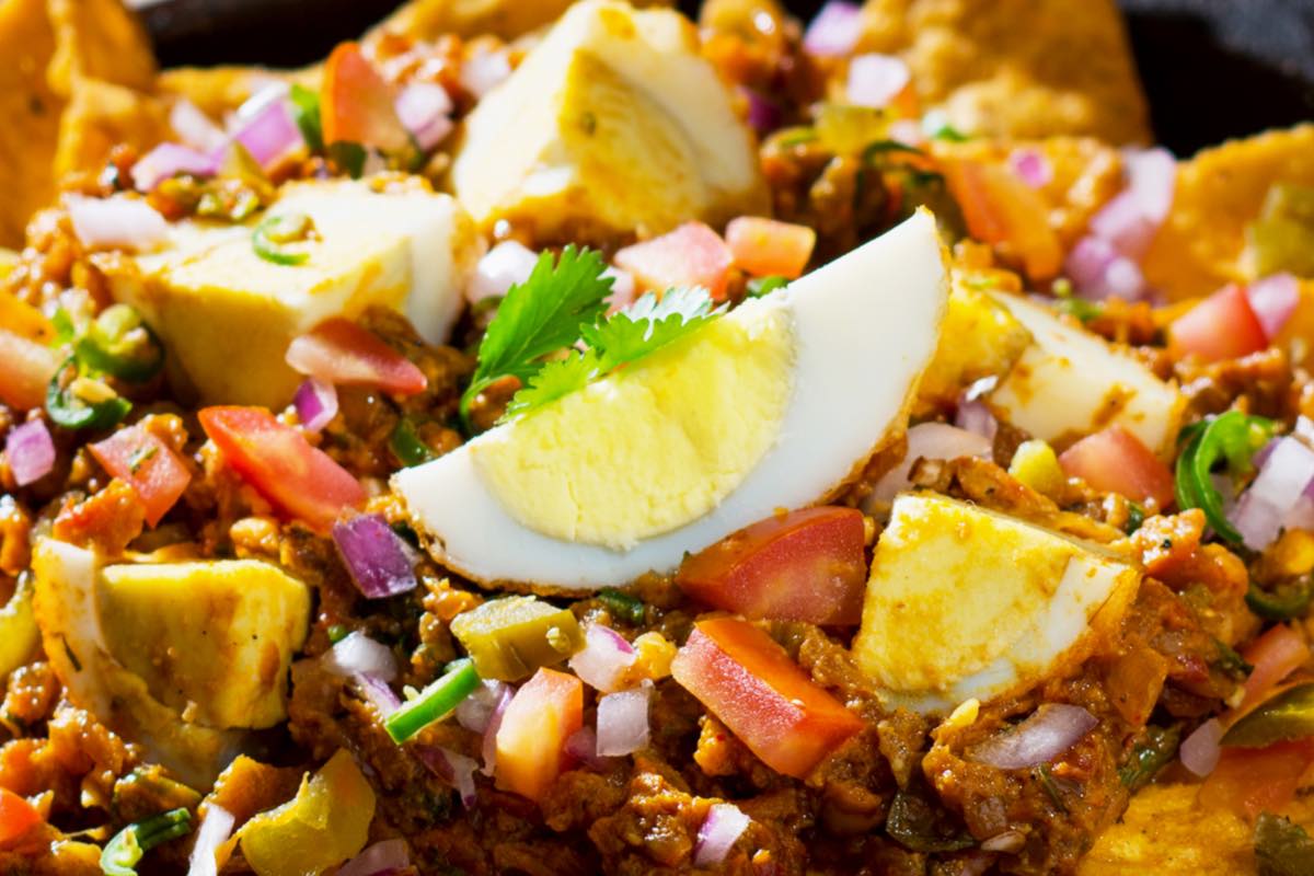 Head To Darzi Bar & Devour Their Masala Anda Nachos - HungryForever ...