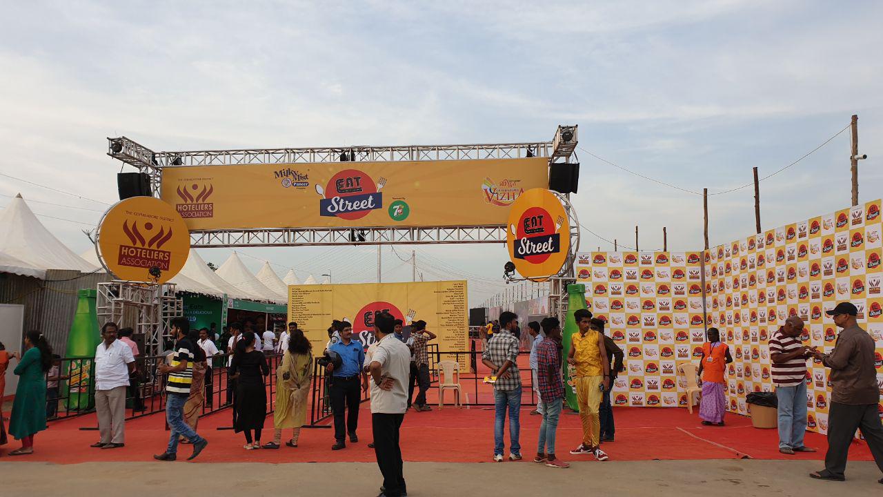 7Up brings in the Gold! - HungryForever Food Blog