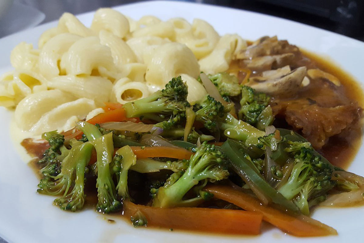 Young Sheldon Mac N Cheese Recipe - HungryForever Food Blog