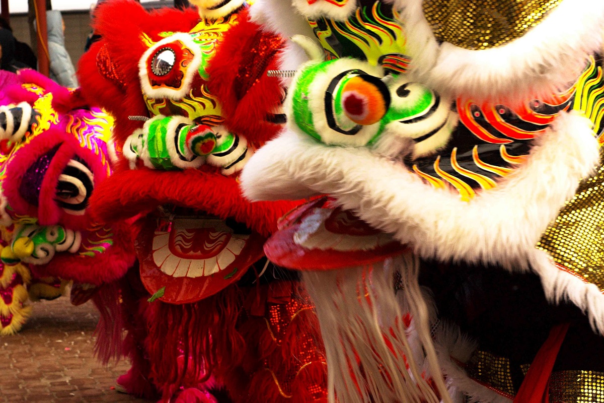 Enjoy the Traditional Lion Dance Performance At The Chinese New Year ...