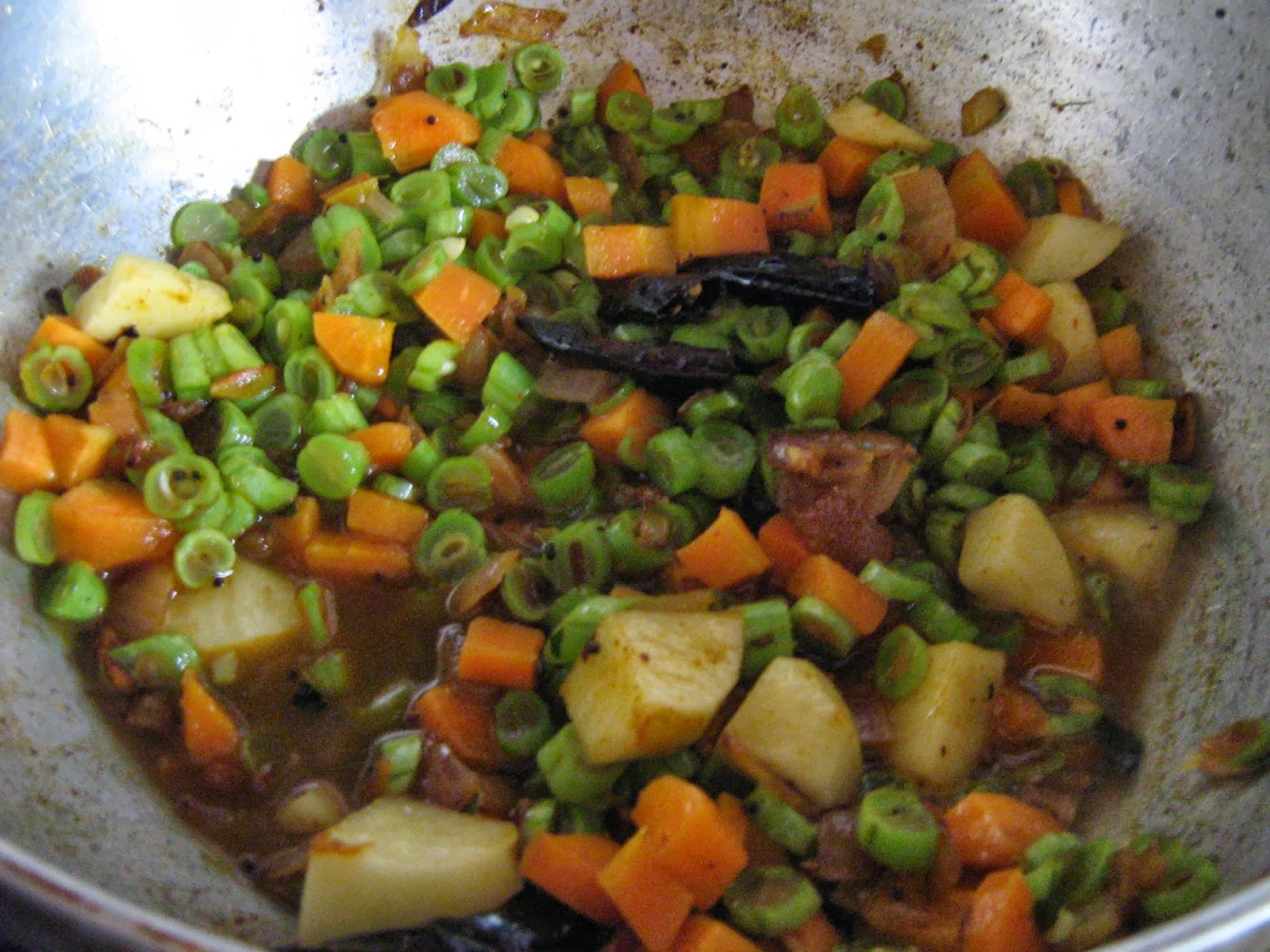 Vegetable Peratal Recipe | Kaikari Piratal | HungryForever