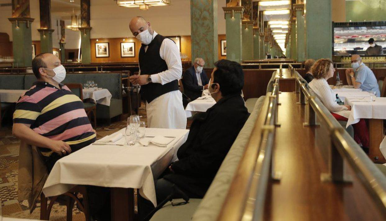 What to Know About Dine-in Restaurants Amid COVID-19 - HungryForever ...