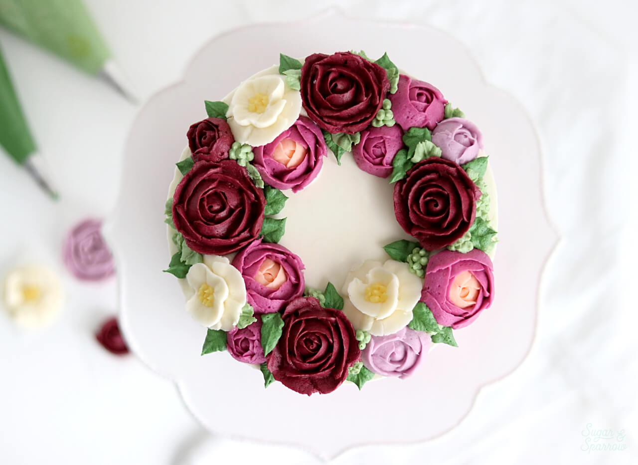 Tips to Make Buttercream Flowers - HungryForever Food Blog